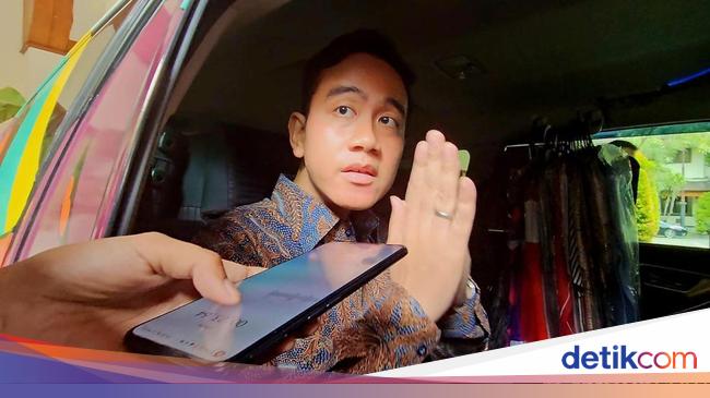 Tanggapi Pernyataan FX Rudy soal Rumah Tangga Jokowi-Iriana, Gibran: Gosip! Tanggapi Pernyataan FX Rudy soal Rumah Tangga Jokowi-Iriana, Gibran: Gosip!