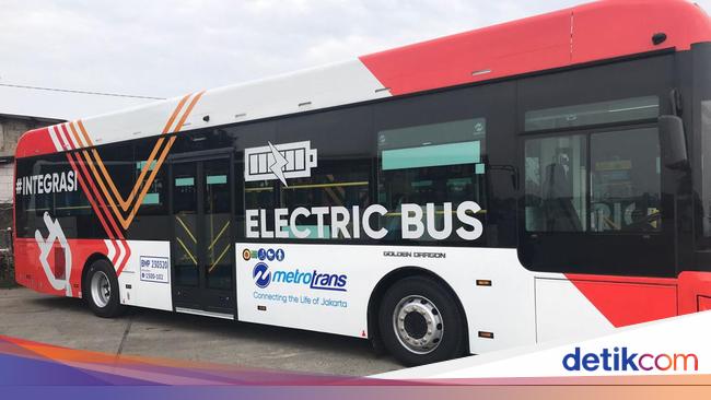TransJakarta Targetkan 100 Bus Listrik Beroperasi Tahun Ini