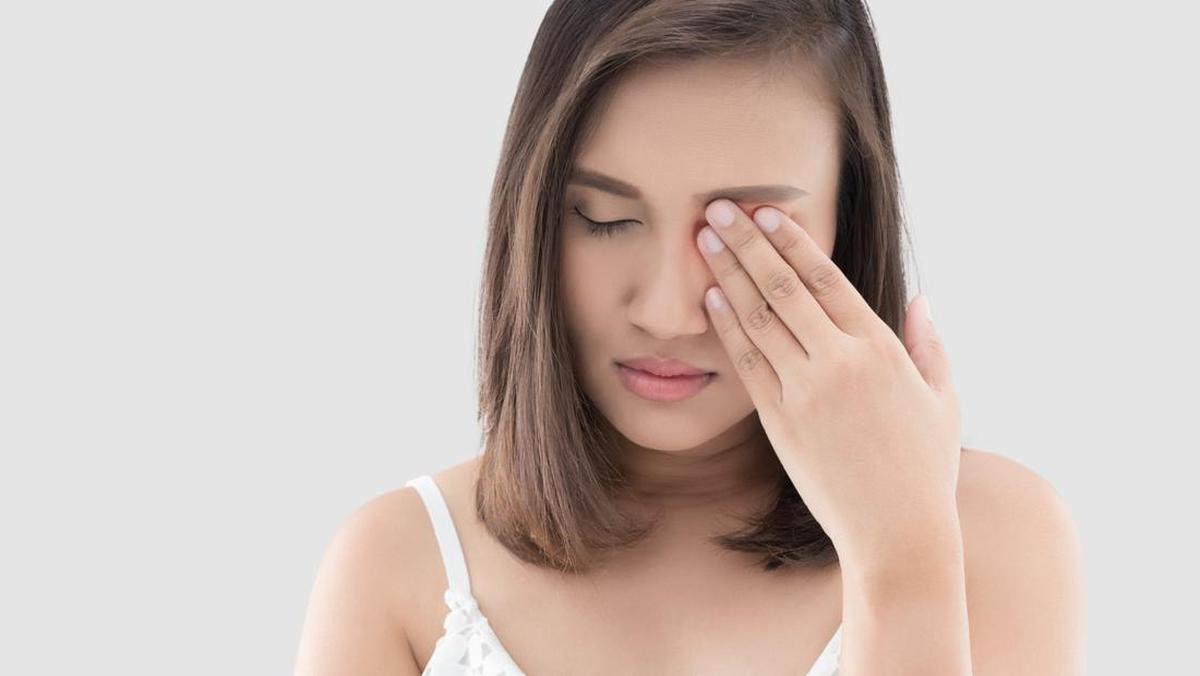 Mata Kedutan Pertanda Mau Dapat Duit? Nggak Gitu Konsepnya