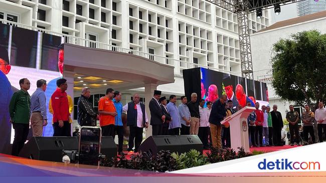 3 Paslon-Parpol Teken Deklarasi Kampanye Pemilu Damai 2024