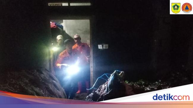 Tebing di Dramaga Bogor Longsor Timpa Rumah, Suami Istri Tewas