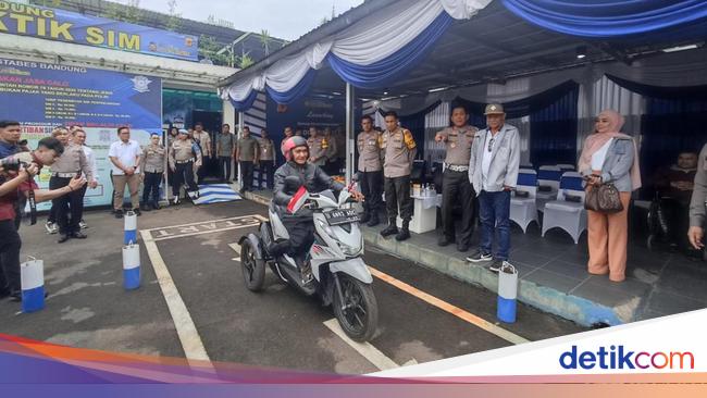 Bahagia dan Sirnanya Rasa 'Berdosa' Muslim Usai Lulus Uji SIM