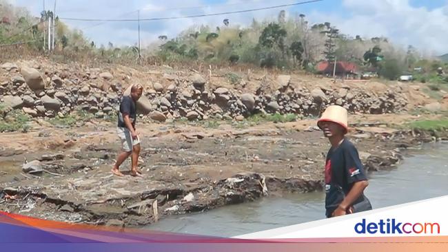 Tercemar Limbah Kotoran Sapi, Sungai Keyang Ponorogo Berbau-Berubah Warna