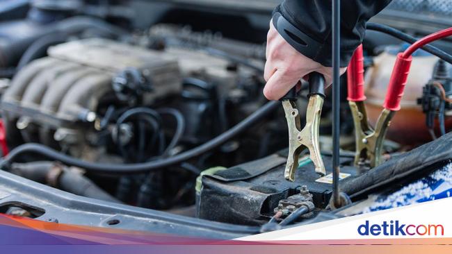 Begini Cara Jumper Aki Mobil yang Aman dan Benar