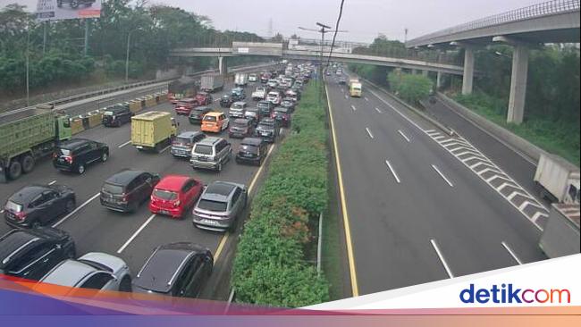 Lalin di Arteri Padat, Tol Dalam Kota Cawang Arah Pancoran Macet