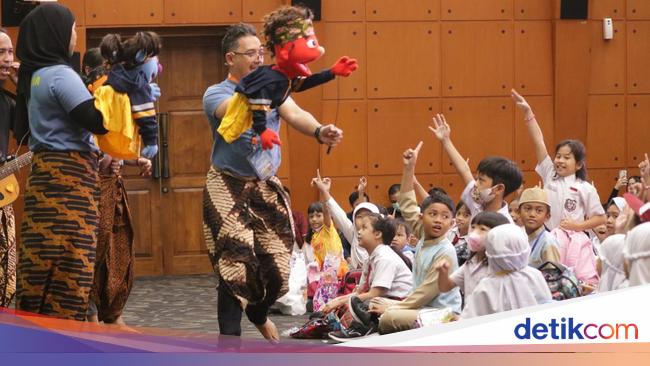 Foto: Mendongeng, Cara Menyenangkan Tanamkan Nilai Kehidupan bagi Anak
