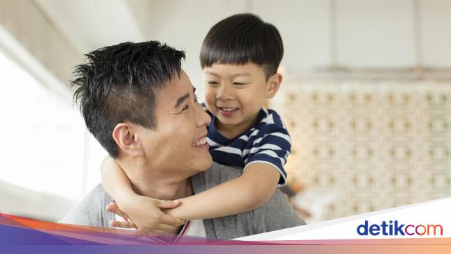 7 Peran Ayah dalam Keluarga dalam Islam, Tidak Hanya Cari Nafkah