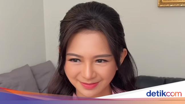 Puspa Dewi Asyik Kulineran Bareng Cucu dan Menantu di Korea Selatan