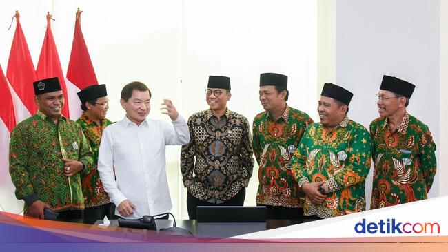 Yandri Susanto Ungkap Madrasah Diniyah Akan Masuk RPJPN 2025-2045 Yandri Susanto Ungkap Madrasah Diniyah Akan Masuk RPJPN 2025-2045
