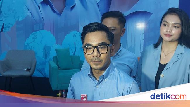 Prabowo 'Gemoy' Disebut Gimik, TKN Sindir AMIN Selepet Sarung-Ganjar Joging Prabowo 'Gemoy' Disebut Gimik, TKN Sindir AMIN Selepet Sarung-Ganjar Joging