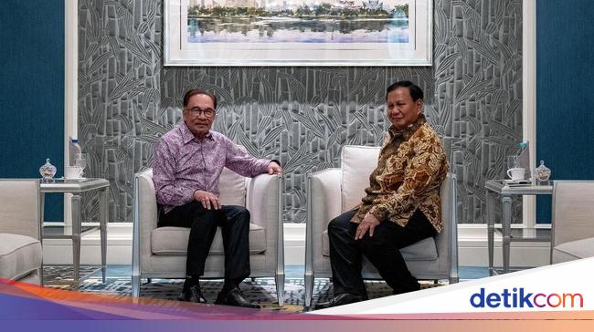 Batal Bertemu di Malaysia, Anwar Ibrahim Sebut Prabowo Alami Demam