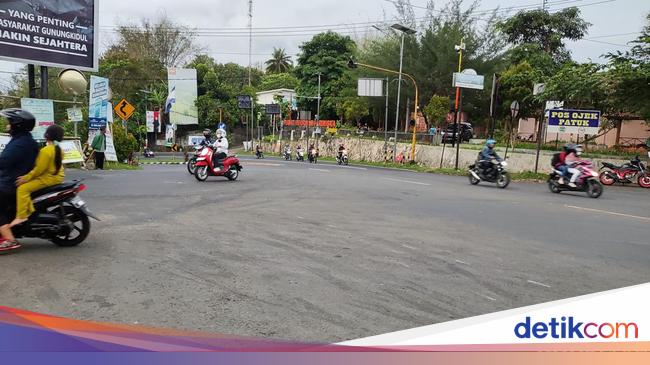 Jalan Jogja-Wonosari Patuk Petang Ini Lancar, Hati-hati Melintas Tikungan