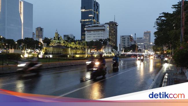Demo di Patung Kuda Jakpus Bubar, Jalan Medan Merdeka Barat Dibuka Demo di Patung Kuda Jakpus Bubar, Jalan Medan Merdeka Barat Dibuka