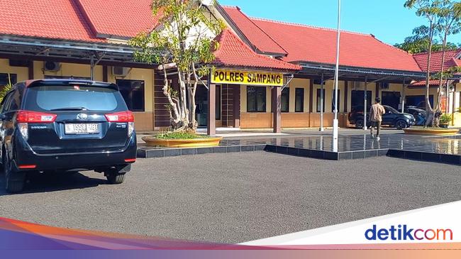 Siswi di Sampang Melahirkan di Kelas Saat Ujian, Siapa Ayah Si Bayi?