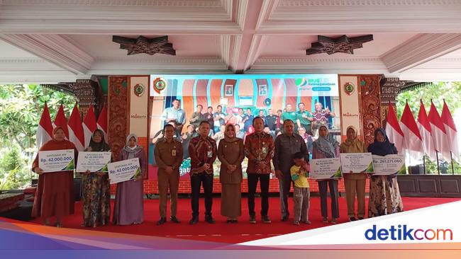 Pemkab Mojokerto Biayai Iuran BPJS Ketenagakerjaan 27.727 Pekerja Rentan Pemkab Mojokerto Biayai Iuran BPJS Ketenagakerjaan 27.727 Pekerja Rentan