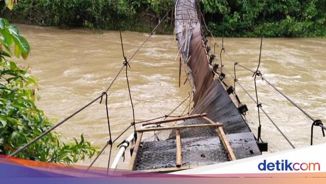 Jembatan Gantung di Mamasa Rusak Diterjang Banjir, Warga 2 Dusun Terisolir