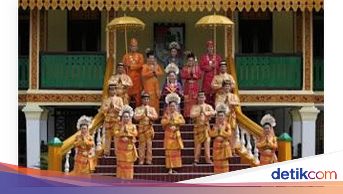 8 Baju Adat Melayu Riau yang Wajib Kamu Ketahui