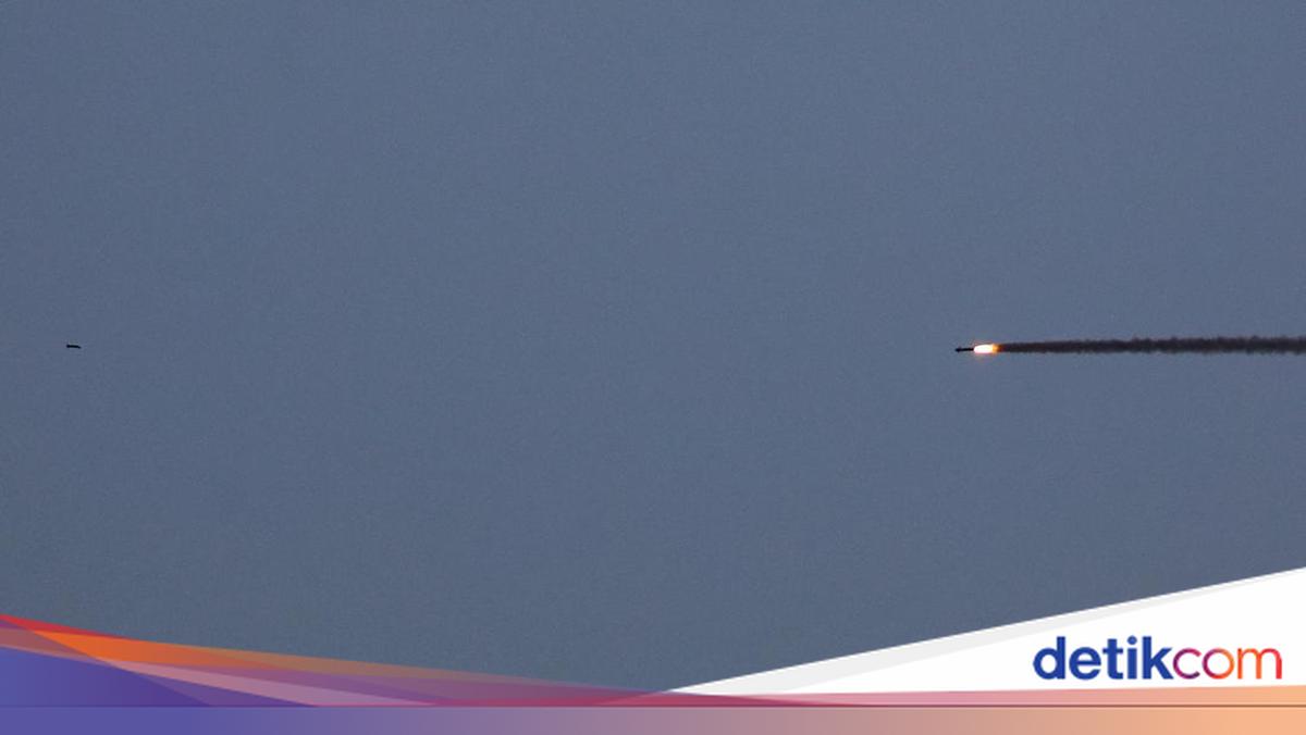 Roket Hamas Hantam Tel Aviv, Terdengar Ledakan