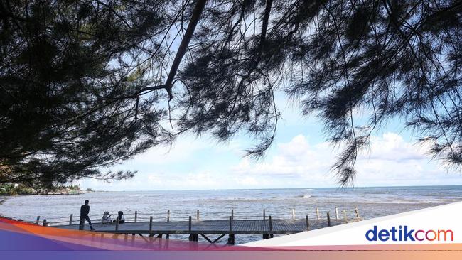 Pantai Piwang, Tempat Asik Menghabiskan Sore di Natuna