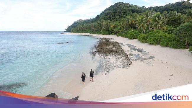 Keindahan Pulau Senoa di Kepulauan Riau