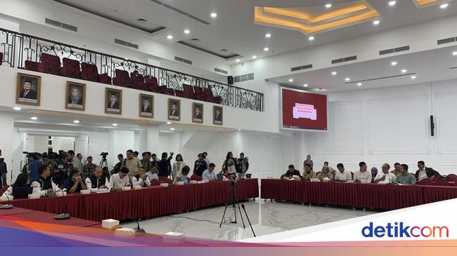 Bahas Format-Panelis Debat, KPU Rapat Tertutup Bareng 3 Timses Paslon Bahas Format-Panelis Debat, KPU Rapat Tertutup Bareng 3 Timses Paslon
