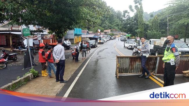 Jalan Poros Camba Maros-Bone Macet 1 Km Malam Ini Usai Penutupan Akses ...
