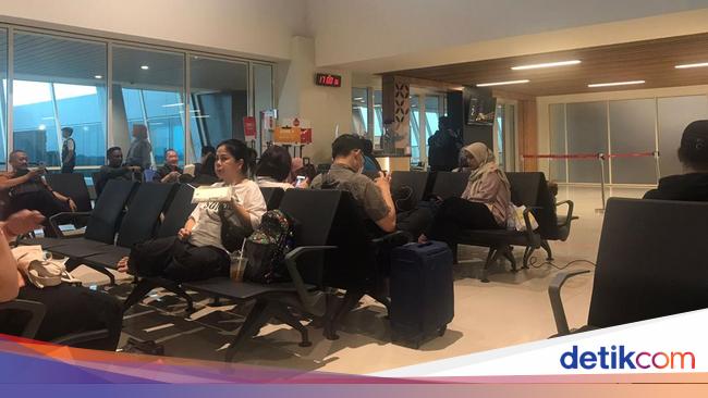 6 Fakta Candaan Bom Penumpang Pelita Air Bikin Gaduh Bandara Juanda 6 Fakta Candaan Bom Penumpang Pelita Air Bikin Gaduh Bandara Juanda