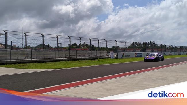 Sirkuit Mandalika Gelar Balapan Mobil Pertama Porsche Sprint Challenge