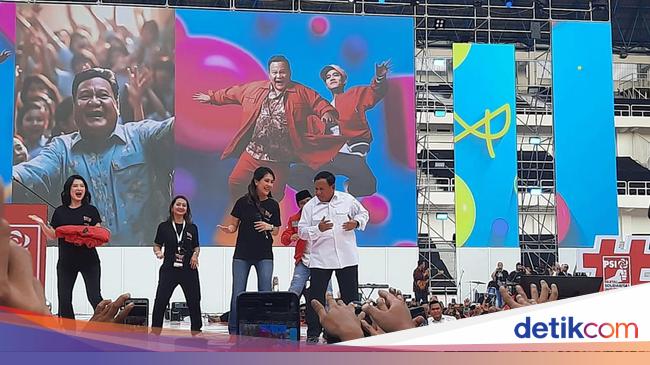 Momen Prabowo Subianto Ajak Joget Gemoy di HUT PSI Momen Prabowo Subianto Ajak Joget Gemoy di HUT PSI