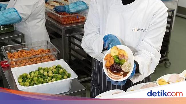 Dapur Maskapai Penerbangan Ini Produksi 4.500 Porsi Makanan Tiap Hari