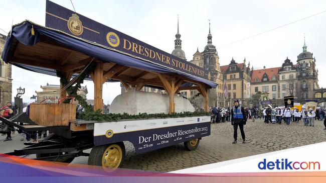 Penampakan Kue Raksasa 1,9 Ton di Pasar Natal Tertua Jerman
