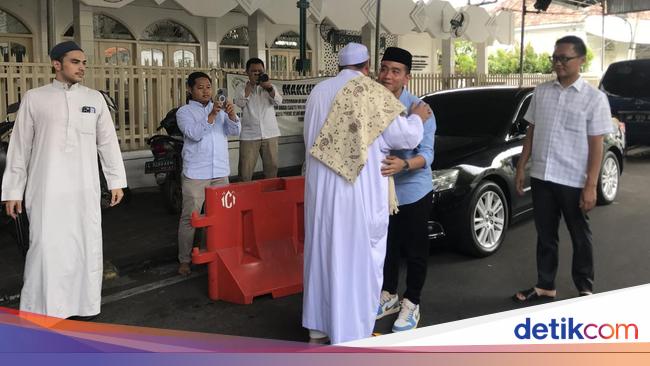 Gibran Sowan Habib Ali di Kwitang Jakpus, Didoakan dan Dapat Pesan Ini