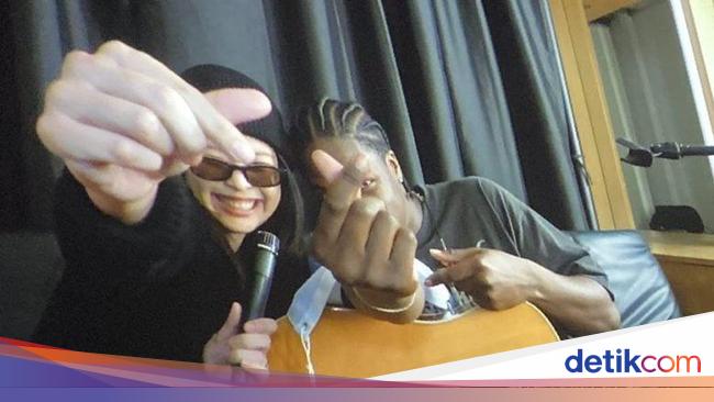 Jennie BLACKPINK Bikin Kejutan, Jadi Penerjemah di Konser Daniel Caesar