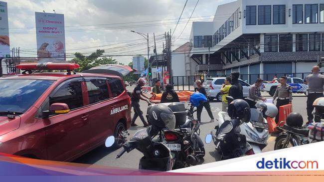 Ngeblong Bangjo, Pemotor Tewas Tertabrak di Jalan Brigjen Katamso Semarang