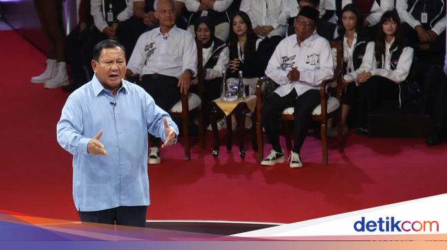 Prabowo Janji Naikkan Gaji Hakim-Penegak Hukum Agar Tak Diintervensi