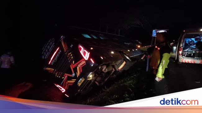 Bus Kecelakaan Tunggal di Indramayu, 2 Orang Meninggal Dunia