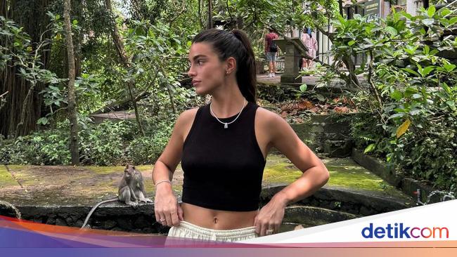 Potret Cantiknya Gemma Pinto, Kekasih Marc Marquez Saat Liburan di Bali