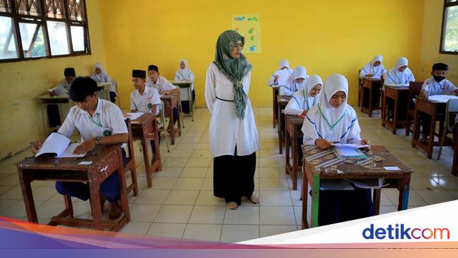 Kemenag Gelar Anugerah Guru & Tendik Madrasah 2024, Ini Syarat Daftarnya!