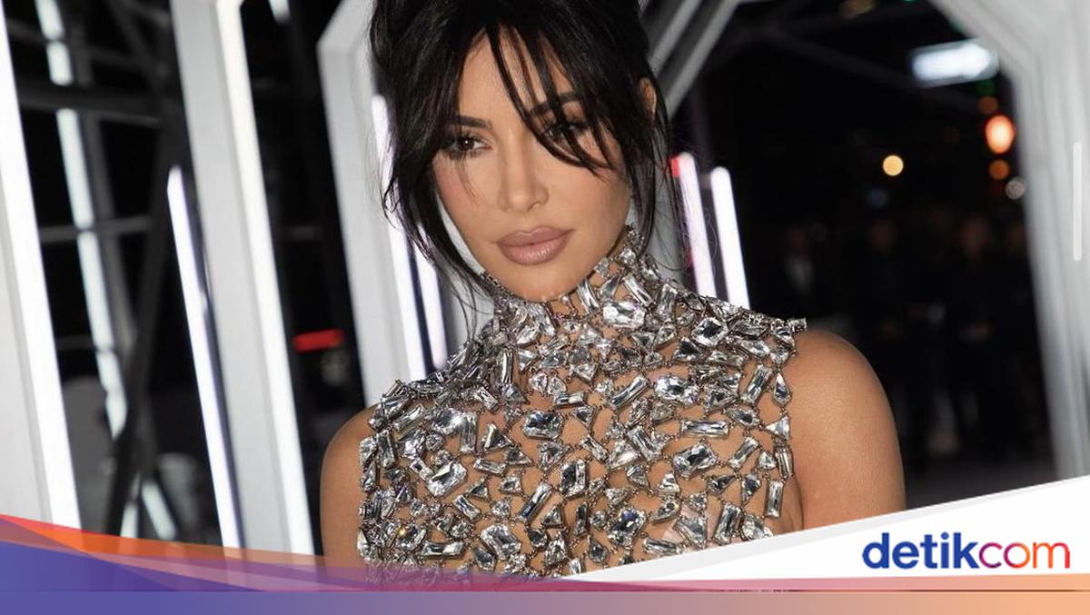 Kontroversi Mata Kim Kardashian yang Sering Disembunyikan, Gagal Botox?