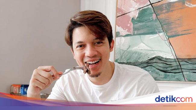 Seru! Momen Irwansyah Makan Bareng Zaskia Sungkar dan Temannya