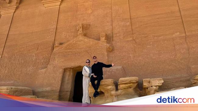 7 Gaya Georgina Rodriguez dan Ronaldo di AlUla, Kota yang Dihindari Nabi