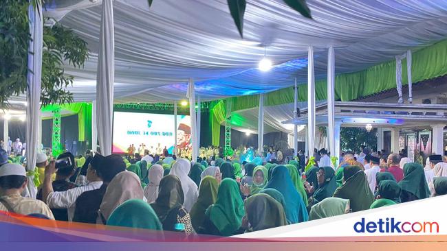 Haul ke-14 Gus Dur, Sinta Nuriyah Pimpin Pembacaan 'Amanat Ciganjur' Haul ke-14 Gus Dur, Sinta Nuriyah Pimpin Pembacaan 'Amanat Ciganjur'