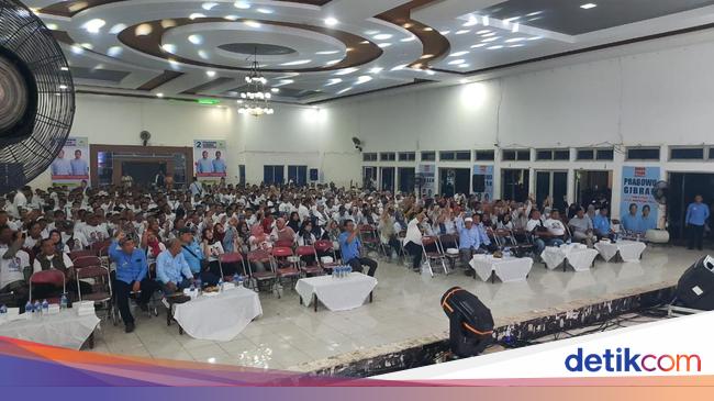 Ribuan Buruh Rokok di Kudus Deklarasi Dukung Prabowo-Gibran Ribuan Buruh Rokok di Kudus Deklarasi Dukung Prabowo-Gibran