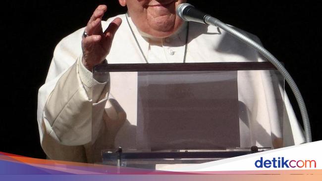 Dunia Hari Ini: Paus Fransiskus Setujui Pemberkatan Pasangan Sejenis