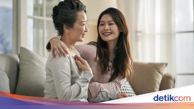 Ibu Mertua Sewa Derek untuk Bantu Menantu yang Baru Lahiran Naik ke Apartemen
