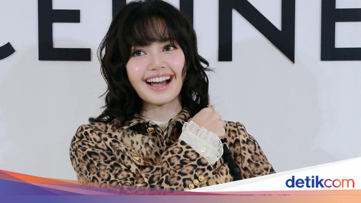 Lisa BLACKPINK Tak Lagi Jadi Global Ambassador, Fansnya Obral Tas CELINE