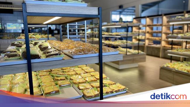 Bakery Legendaris Ini Punya Kue Lapis Semarang yang Cocok jadi Oleh-oleh