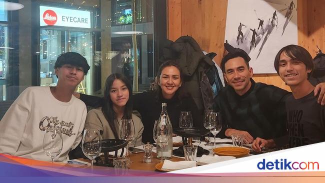 7 Foto Darius & Donna Agnesia di Swiss Bareng Anak Setelah 3 Bulan Terpisah