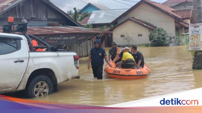 Pemkab Bungo Salurkan Sembako-Dirikan Tenda untuk Korban Banjir