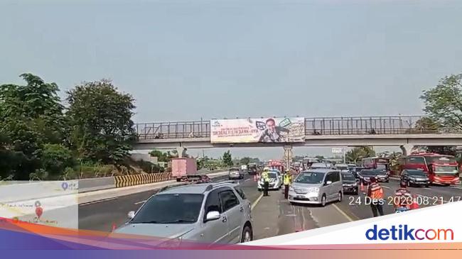 Contraflow Diberlakukan di Tol Japek Km 55-65 Arah Cikampek Pagi Ini
